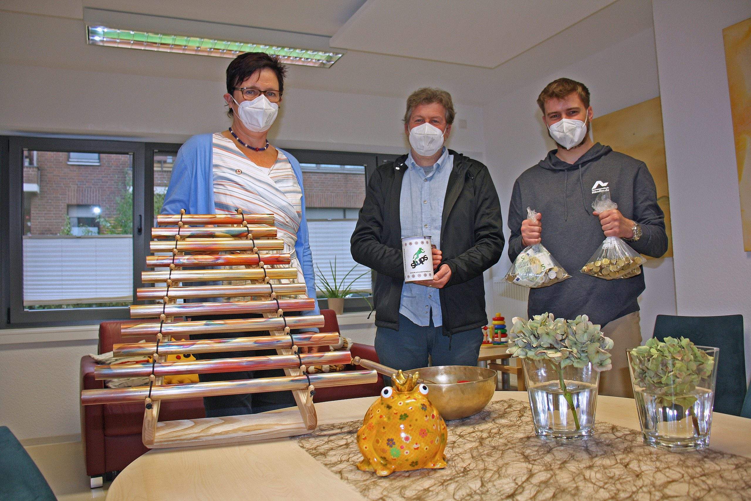 Grüne Luftballons führen zu einer großzügigen Spende - Terrassendach ...